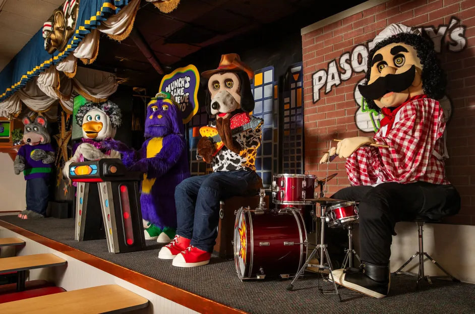 The Evolution of Chuck E Cheese Animatronics: Where Nostalgia Meets ...